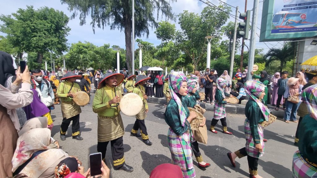 PKA ke- 8: Pawai Budaya Pamerkan Keanekaragaman dan Keunikan Aceh ...